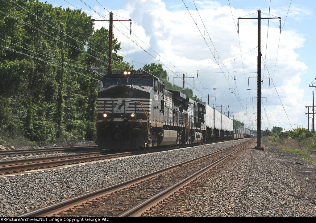 NS 9360 and train 24M